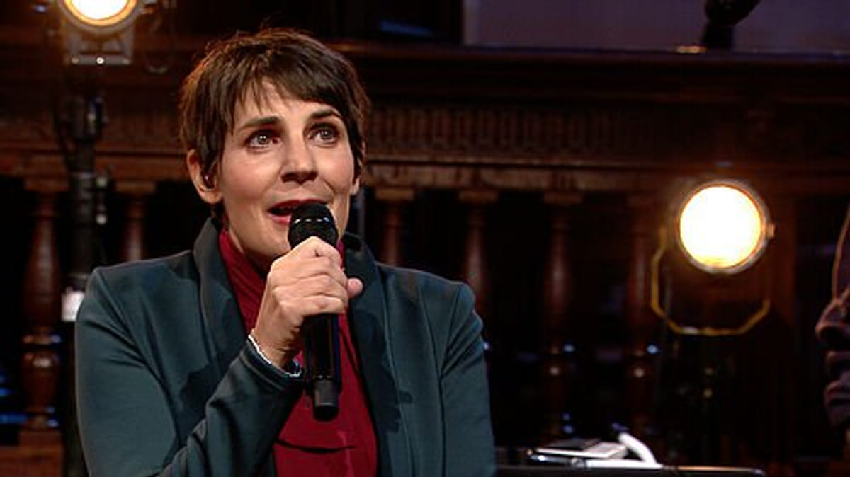 Kinga Ban zingt het lied 'Vandaag' bij Nederland Zingt - Nederland Zingt