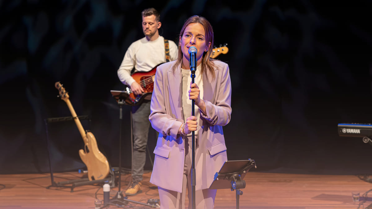 Nieuwe single van Eline brengt een hoopvolle boodschap - Nederland Zingt